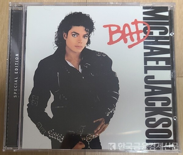 [레트로 뮤직] 마이클 잭슨과 퀸시 존스의 3번째 조합 ‘Bad’